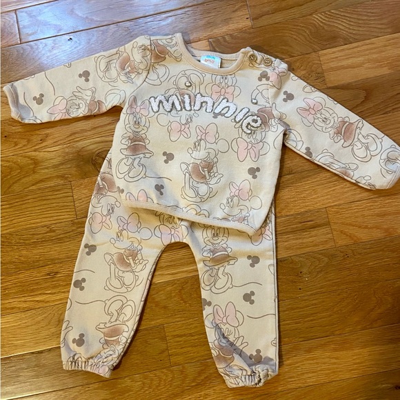 Disney | Matching Sets | Disney Beige And Pink Minnie Mouse Baby Set ...